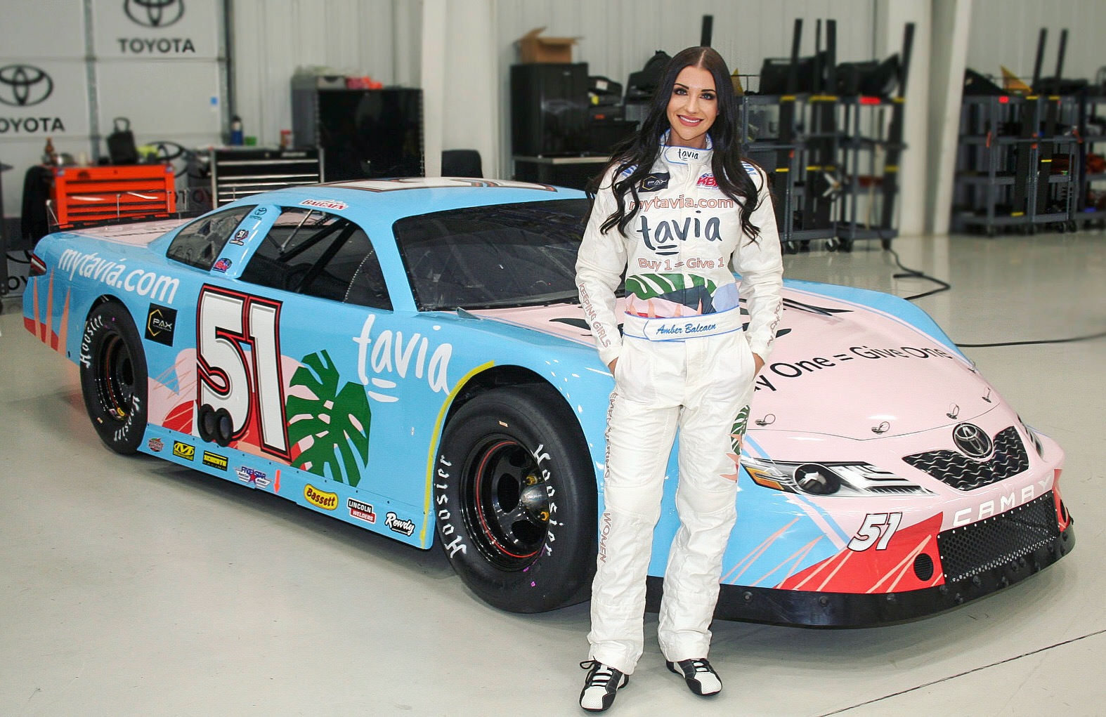 Amber Balcean Underdog Bloodline in NASCAR | No Strings Attached - ENews