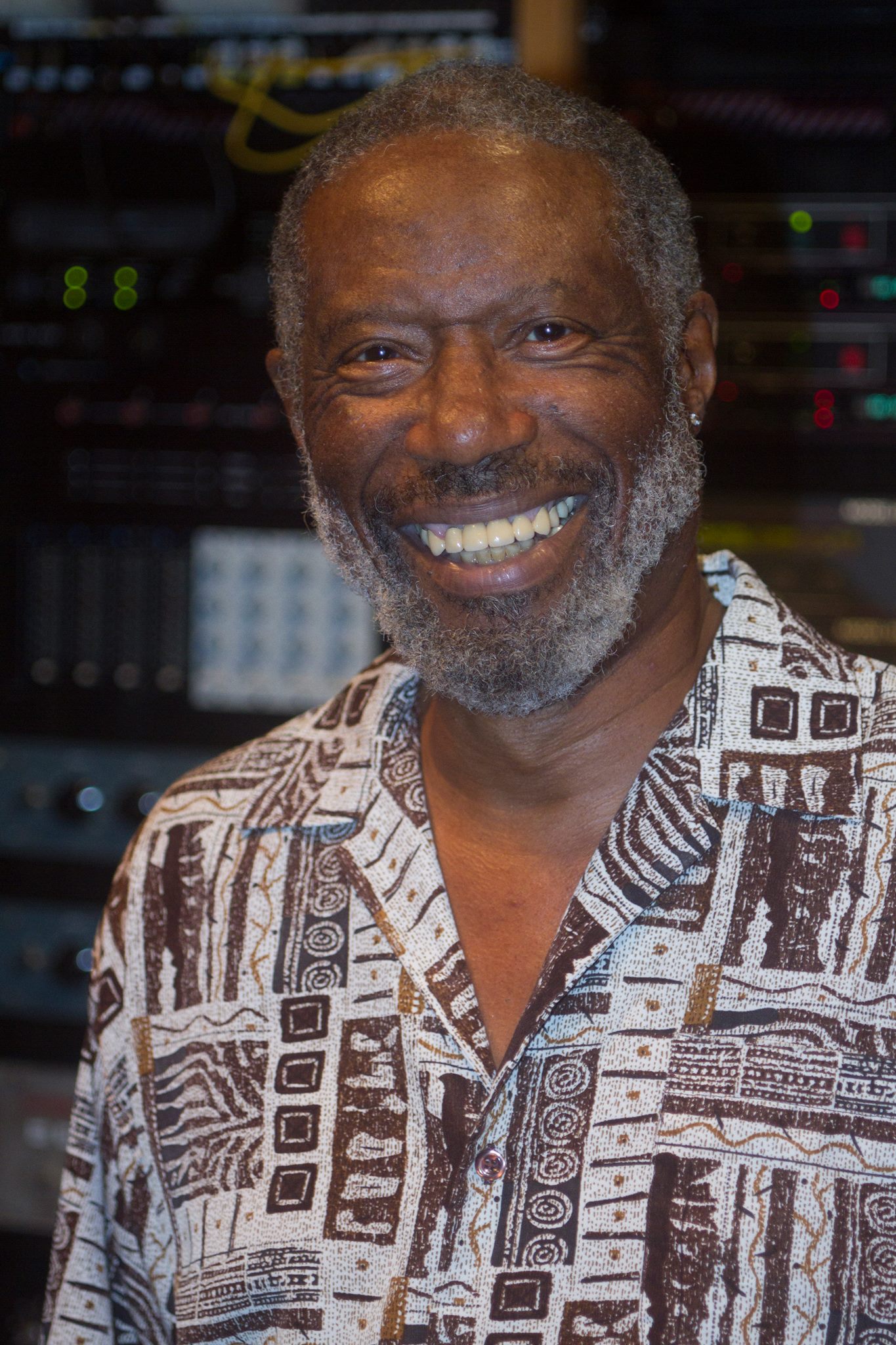 "Groove Master's Resilience: Jerry Jemmott, Grammy-Winning Bassist ...